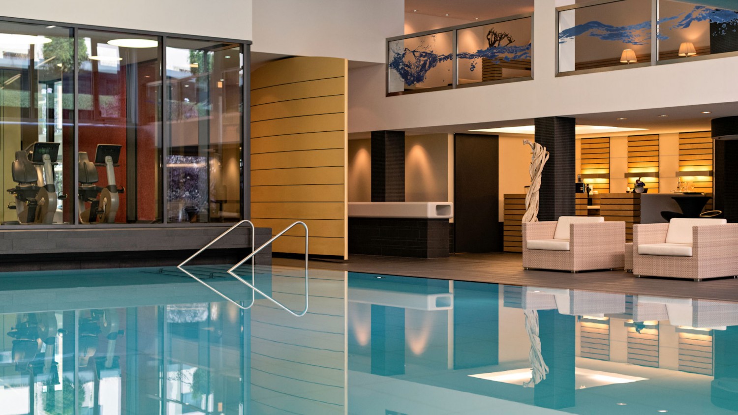 Poolbar - Pullman Berlin Schweizerhof - 5-Sterne-Hotel